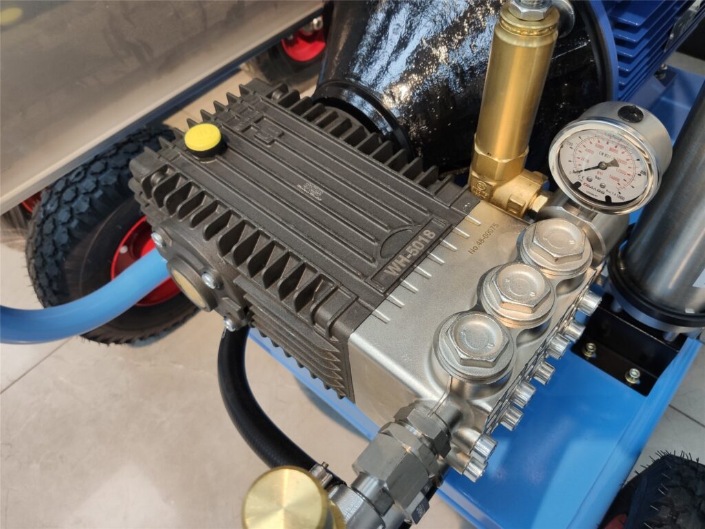 Water World 7250 PSI High pressure water blaster tank pipe cleaning ...